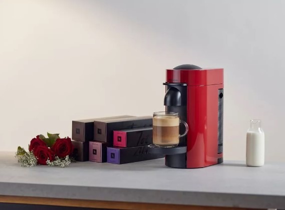 BNIB NESPRESSO VERTUO PLUS CHERRY RED COFFEE MACHINE, TV & Home ...