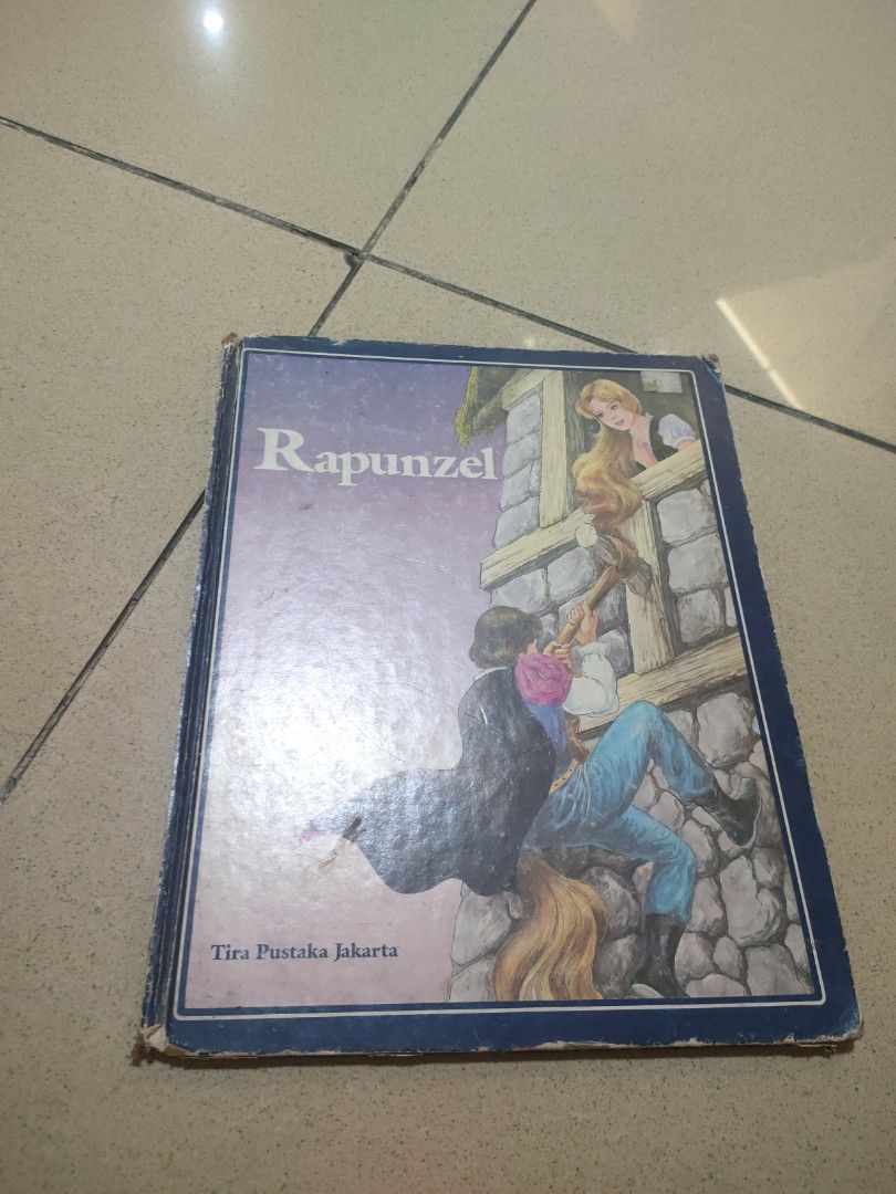 Buku Cerita Jadul Rapunzel, Buku & Alat Tulis, Buku Anak-Anak di Carousell