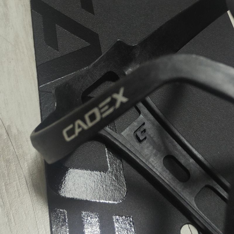 Cadex Race Bottle Cage 19g Carbon Fiber Material Black only, Sports Equipment, Bicycles & Parts ...