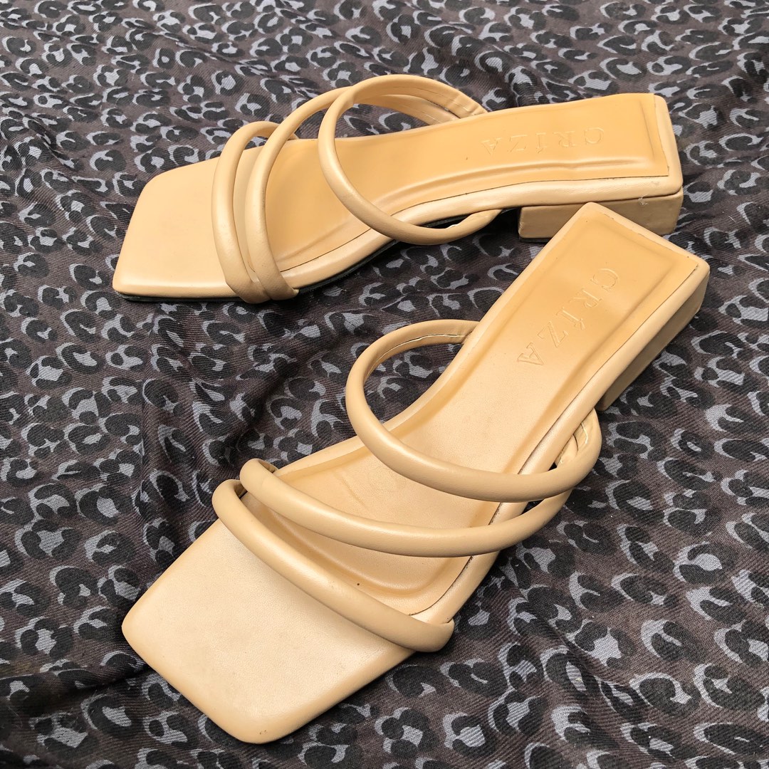 CRIZA Sandals, Women's Fashion, Footwear, Sandals on Carousell
