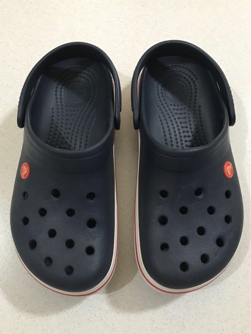 Crocs Crocband Navy M6 W8, Women's Fashion, Footwear, Slippers and slides on Carousell