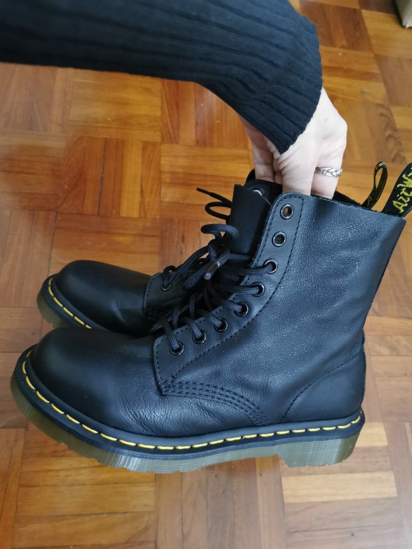 Doctor Martin Black Colour Leather 8 eye Boot / Doctor Martin 黑色 8 孔 皮革 ...