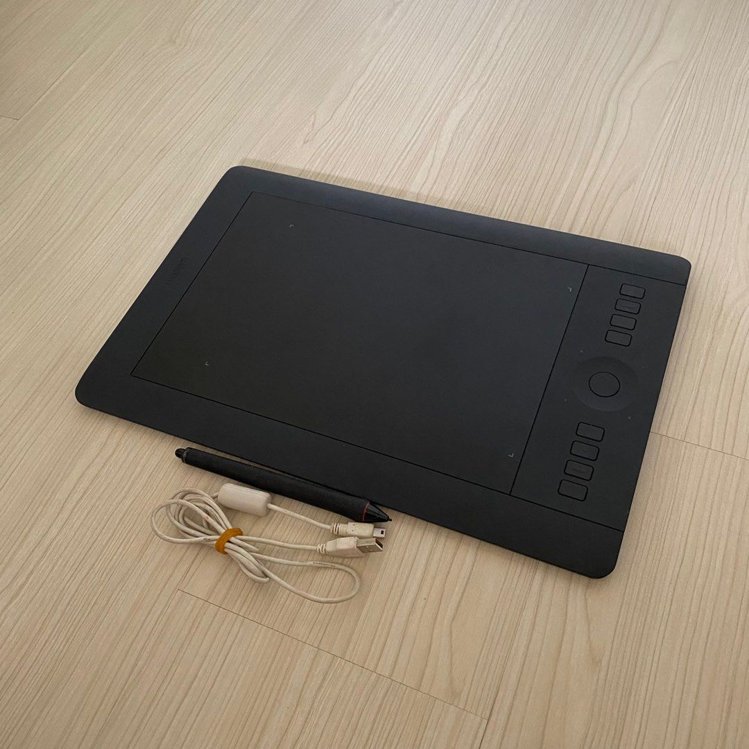 WACOM Intuos Pro - Medium, Computers & Tech, Parts & Accessories, Mouse ...