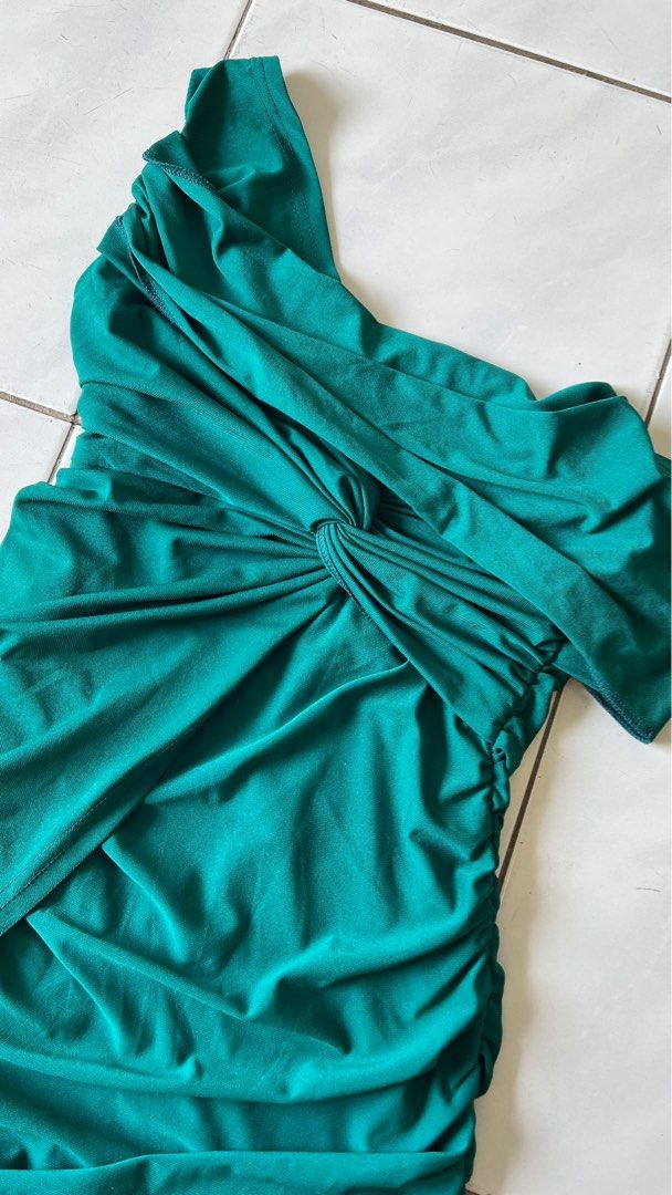 Emerald Green Toga Bodycon Dress, Women's Fashion, Dresses & Sets ...