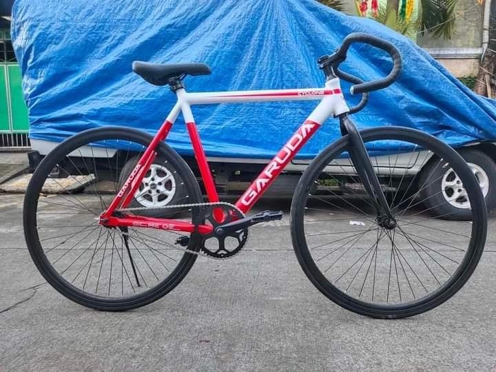GARUDA CYCLONE ALLOY FIXIE V2 700C X 23C (2TONE COLOR), Sports ...