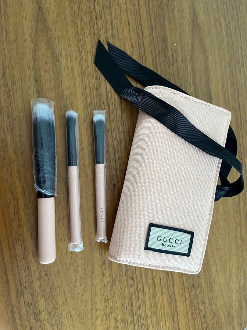 GUCCI Makeup Brush Set, Beauty & Personal Care, Face, Makeup on Carousell