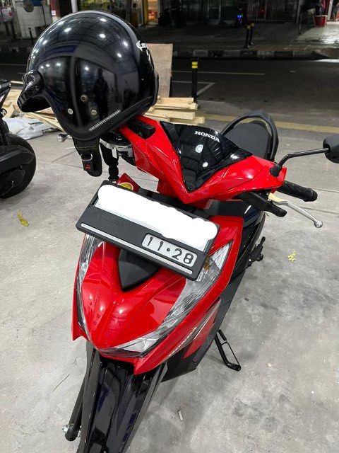 Honda Beat CBS 2023 Funk Red Black, Motor di Carousell