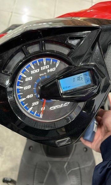 Honda Beat CBS 2023 Funk Red Black, Motor di Carousell