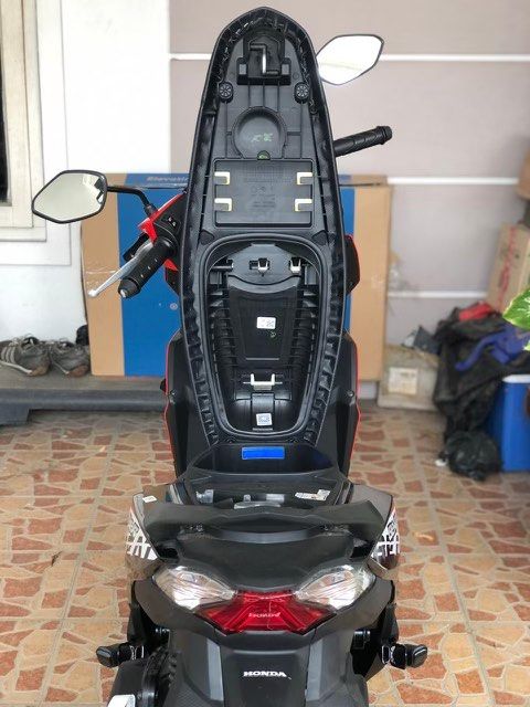 Honda Beat CBS 2023 Funk Red Black, Motor di Carousell