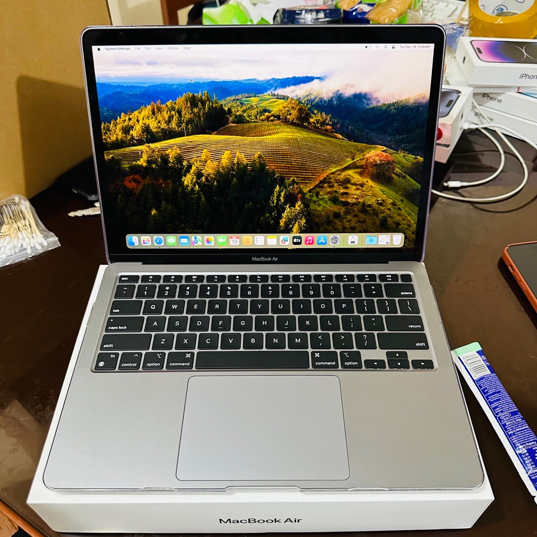 Macbook air m1 chip 256gb space gray 4 cycle count, Computers & Tech, Laptops & Notebooks on ...