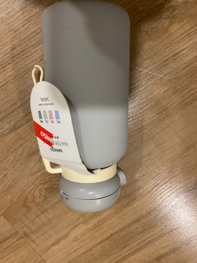 Miniso flasks, Furniture & Home Living, Kitchenware & Tableware, Water ...