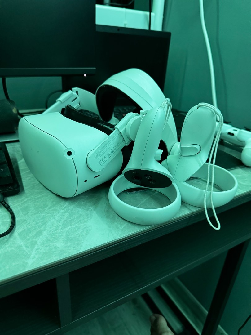 Oculus quest 2, Video Gaming, Video Game Consoles, Others on Carousell