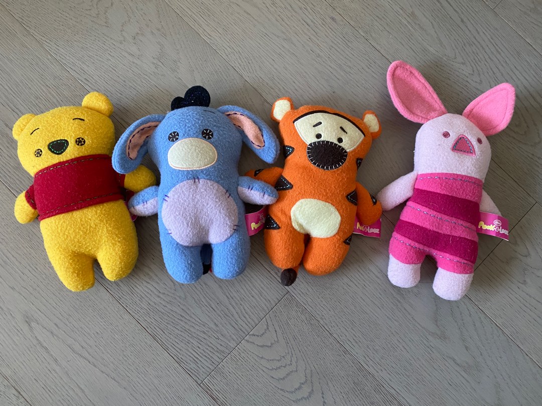 Pook-a-looz Winnie the Pooh Disney plush toy, 興趣及遊戲, 玩具 & 遊戲類 - Carousell