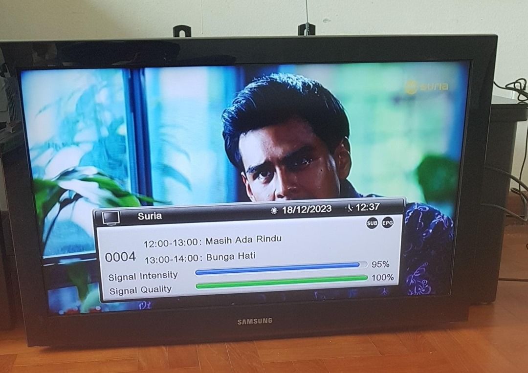 Samsung TV 32 inch (not smart tv), TV & Home Appliances, TV ...