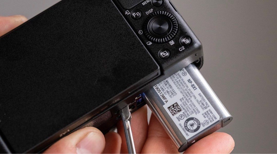 Sony ZV1 (FREE battery pack & batteries), Photography, Cameras on Carousell