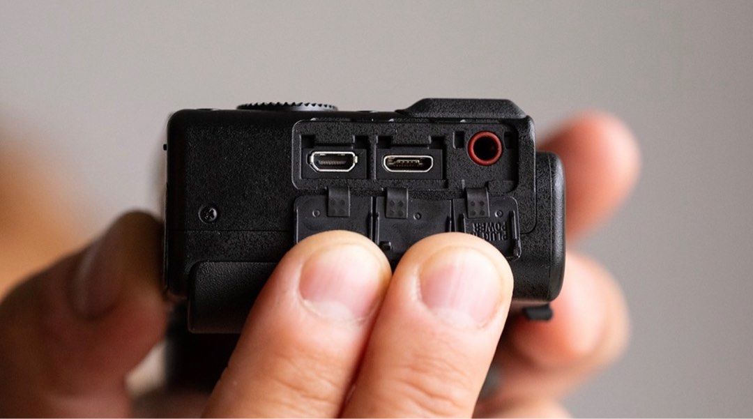 Sony ZV1 (FREE battery pack & batteries), Photography, Cameras on Carousell