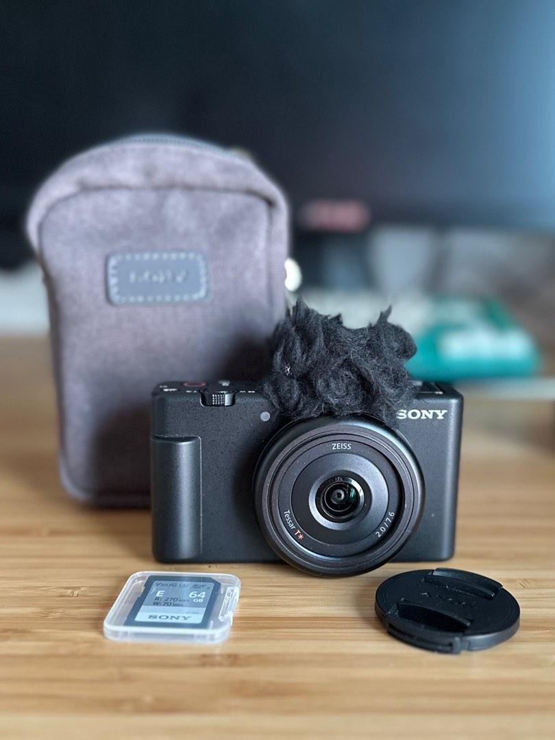 SONY ZV-1F Vlog Camera (ZV1F), Photography, Cameras on Carousell