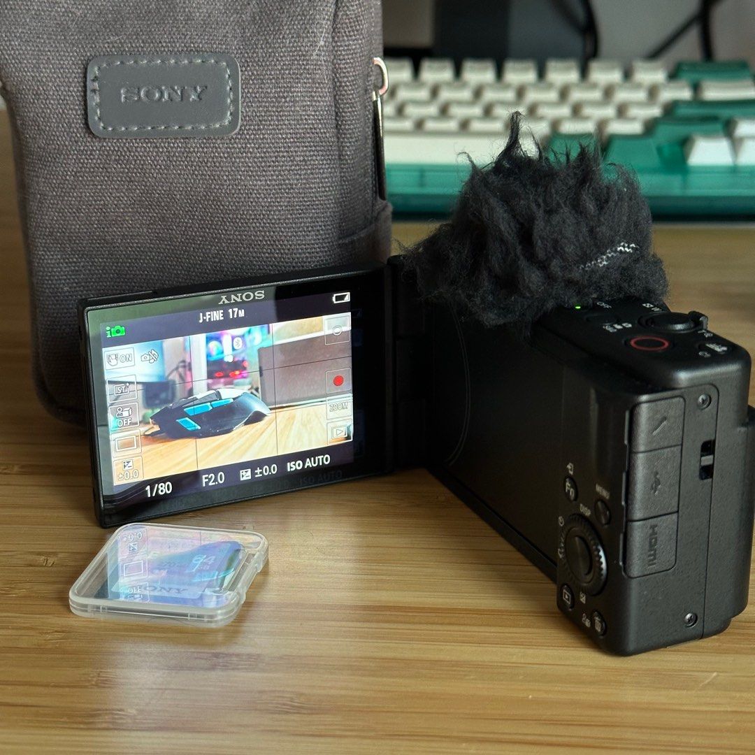 SONY ZV-1F Vlog Camera (ZV1F), Photography, Cameras on Carousell