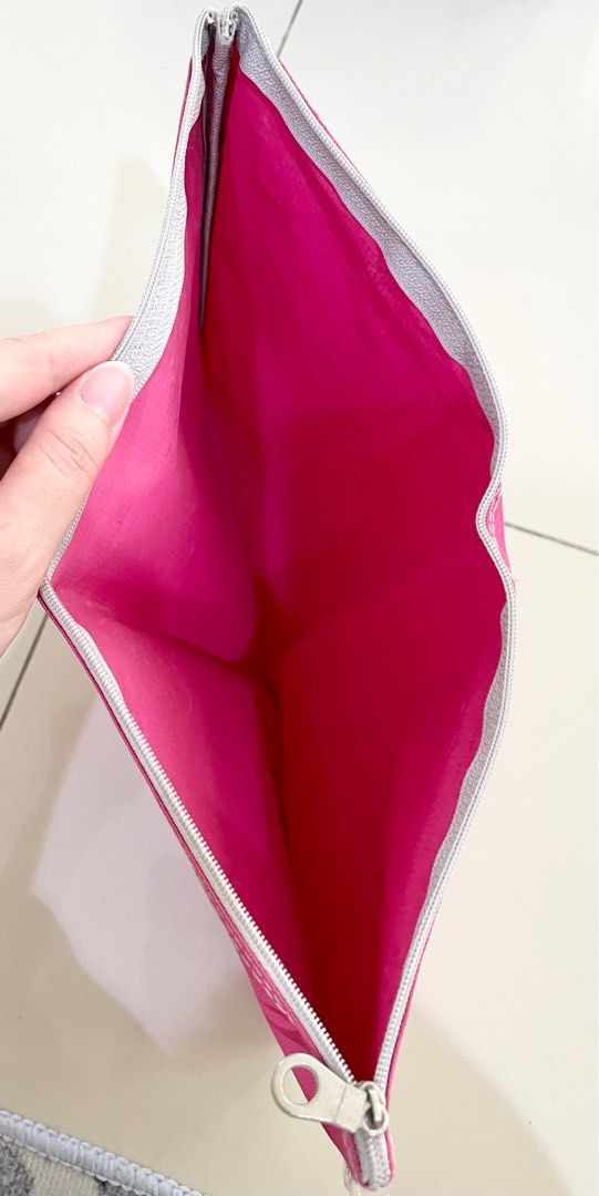 Tas atau Map Dokumen Sleting, Buku & Alat Tulis, Alat Tulis di Carousell