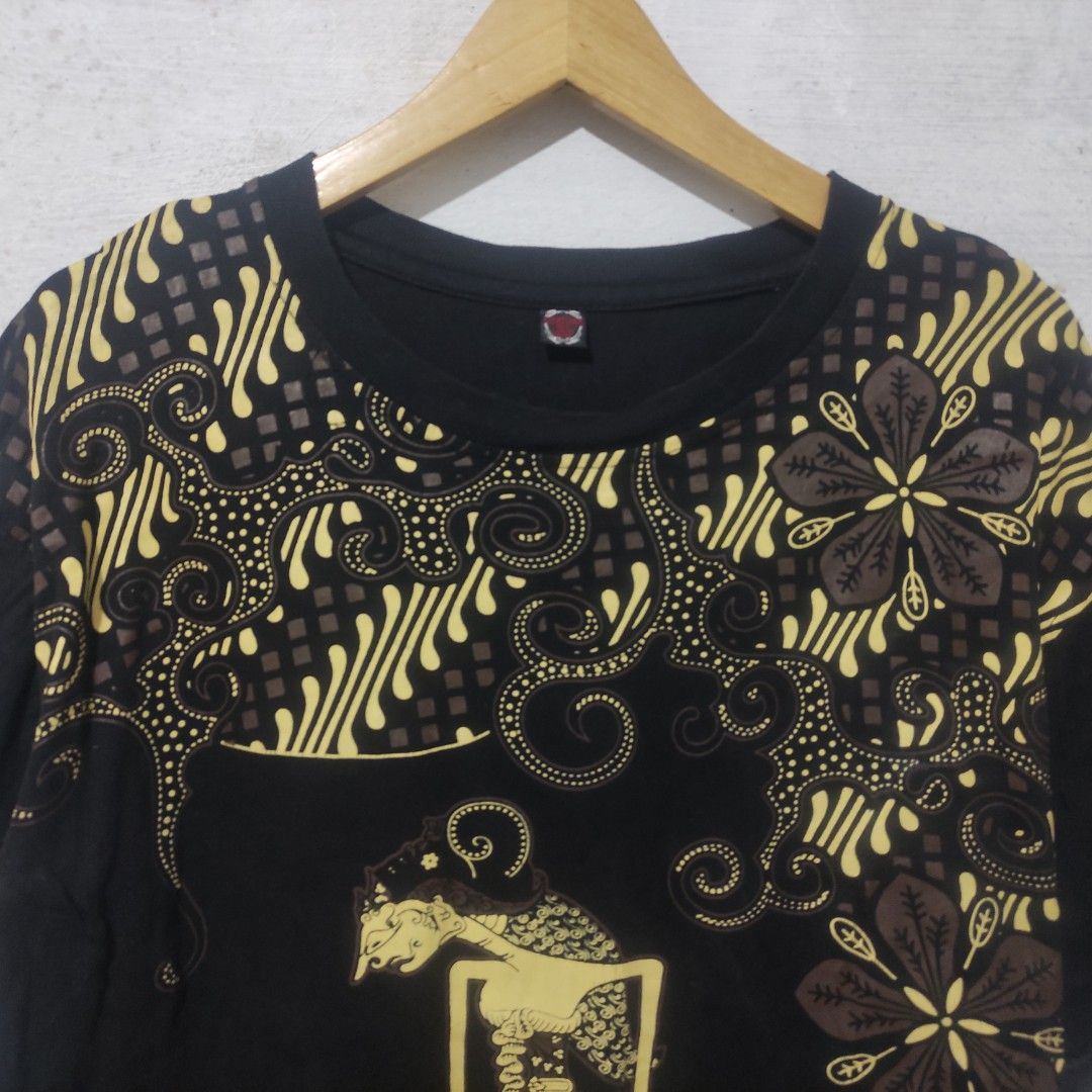 tshirt cantona wayang dewi sinta L (minus, Fesyen Pria, Pakaian ...