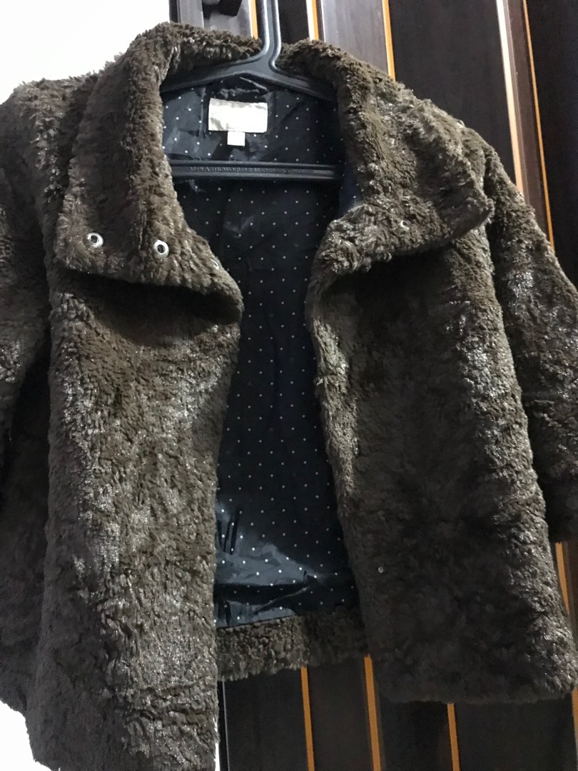 uniqlo poncho for girls, Babies & Kids, Babies & Kids Fashion on Carousell