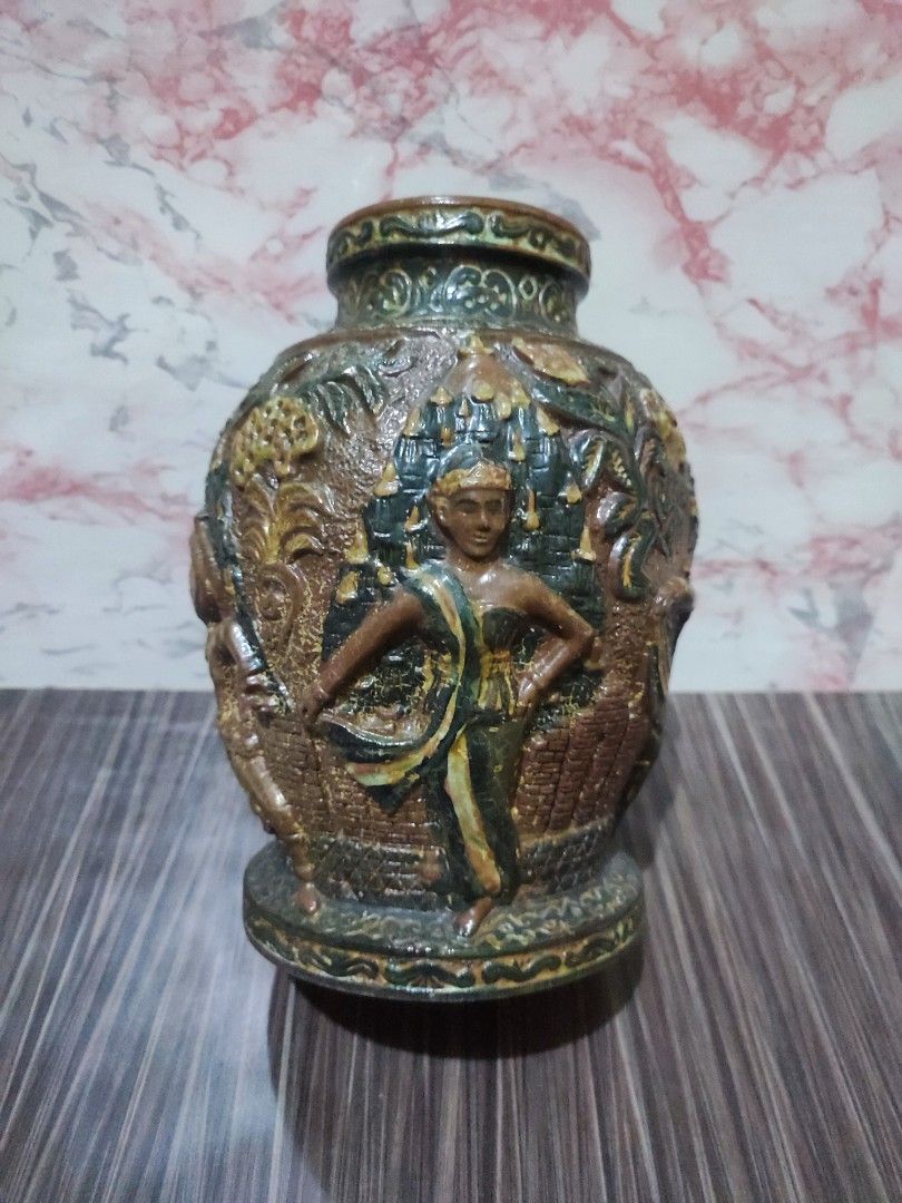 vas/guci antik,langka ,vintage jadul ,motif pewayangan, Antik, Lainnya ...