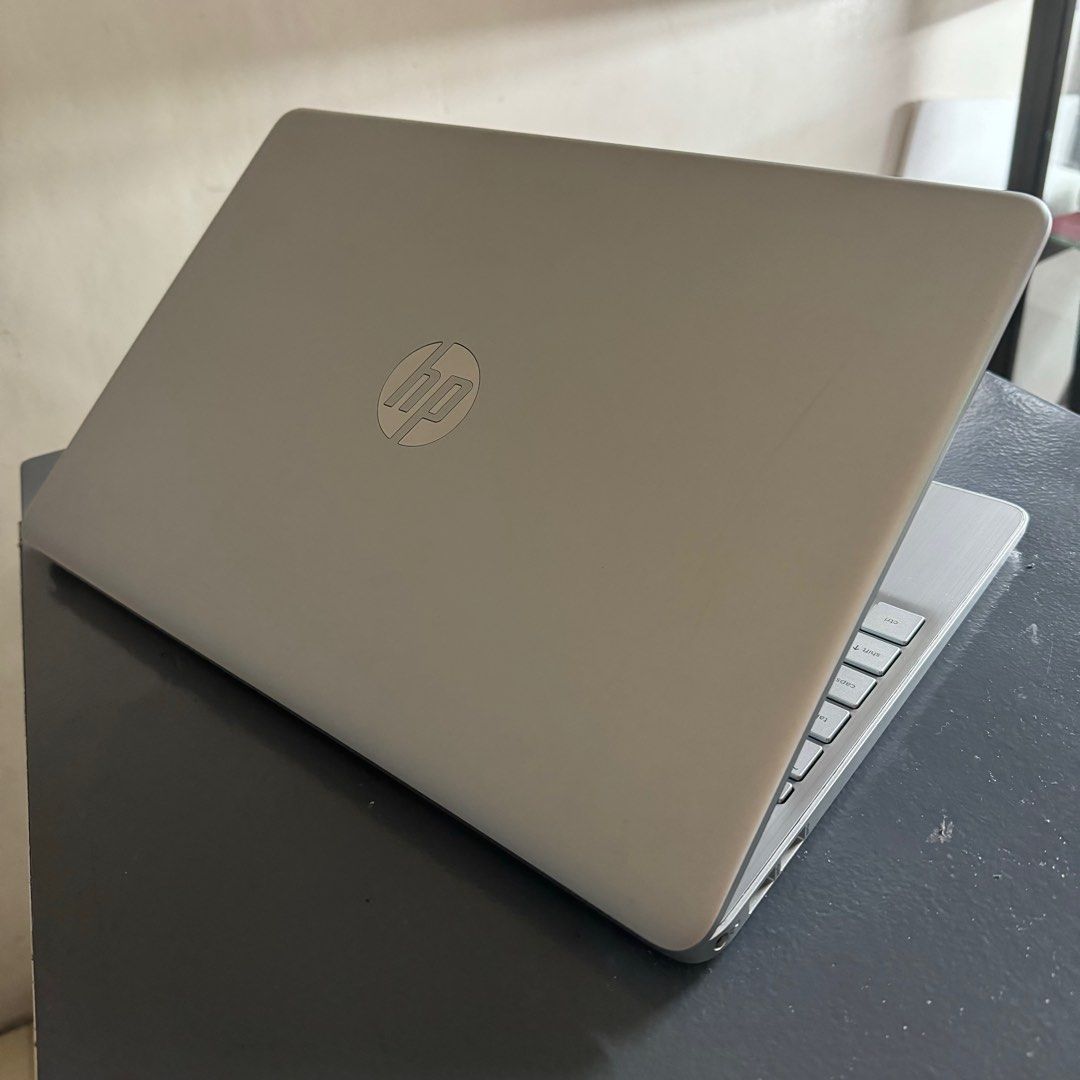 Very smooth HP Laptop 15-dy2xxx Full HD / Intel Core i5-1135G7 8cpu ...
