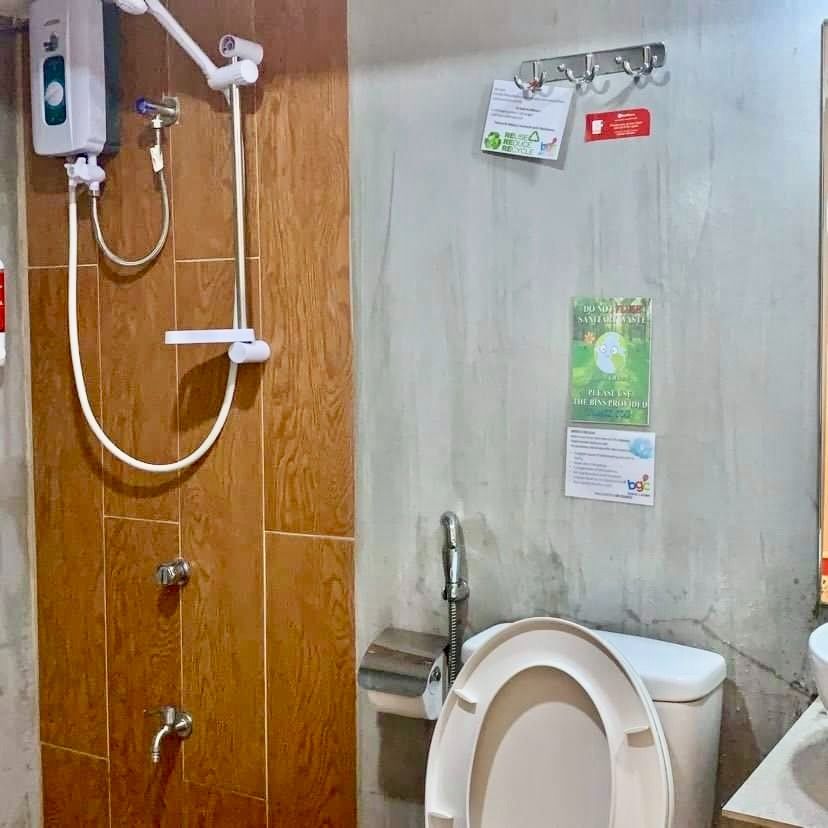 4-Storey Operational Makati Hostel / Dormitory Building For Sale near ...