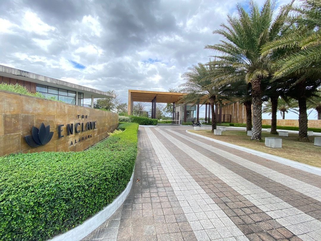 551 sqm Lot For Sale in Enclave Alabang beside Clubhouse! Big Cut ...