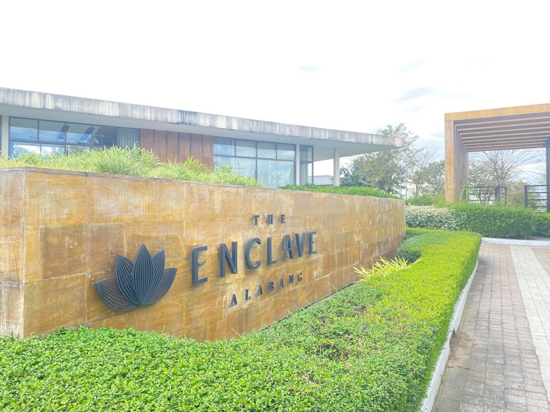 551 sqm Lot For Sale in Enclave Alabang beside Clubhouse! Big Cut ...