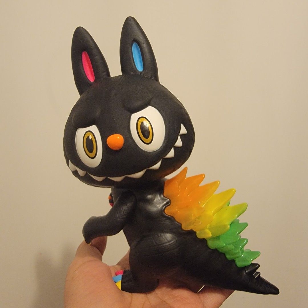 ATMOS gojimomo 泰國限定 哥斯拉 labubu zimomo kasing, 興趣及遊戲, 玩具 & 遊戲類 - Carousell