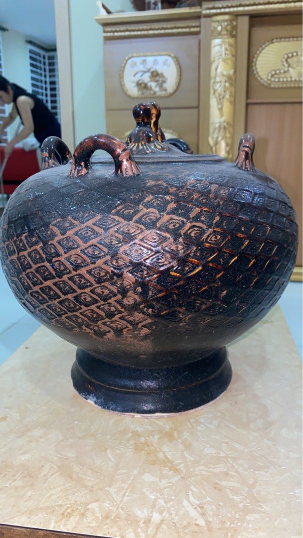 beautiful antique rare pot ancient, Everything Else on Carousell