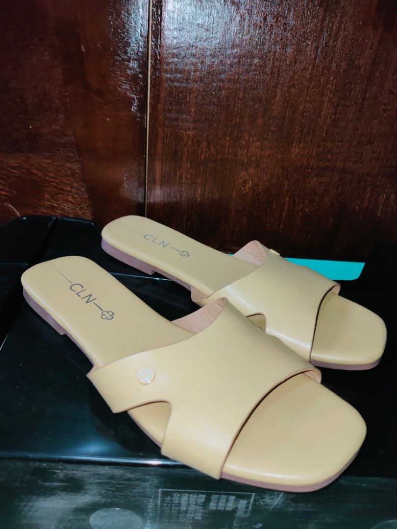 CLN Wedge Slides, Flats, Women's Fashion, Footwear, Flats & Sandals on Carousell