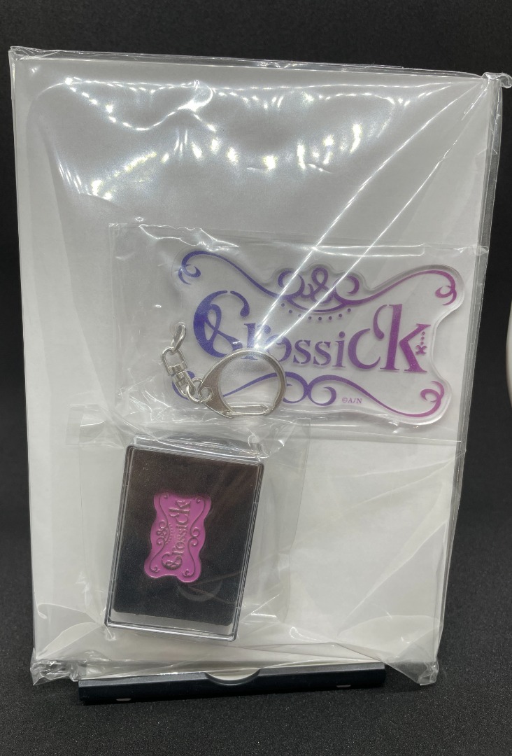 彩虹社 Crossick logo 鎖匙扣 連扣針 健屋花那 白雪巴 にじさんじ ユニットロゴグッズ nijisanji, 興趣及遊戲, 收藏 ...