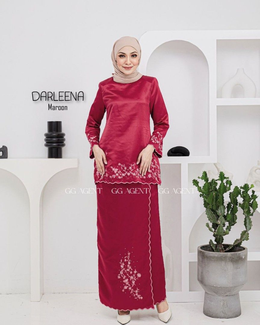 Darleena Mini Kurung, Women's Fashion, Muslimah Fashion, Baju Kurung ...