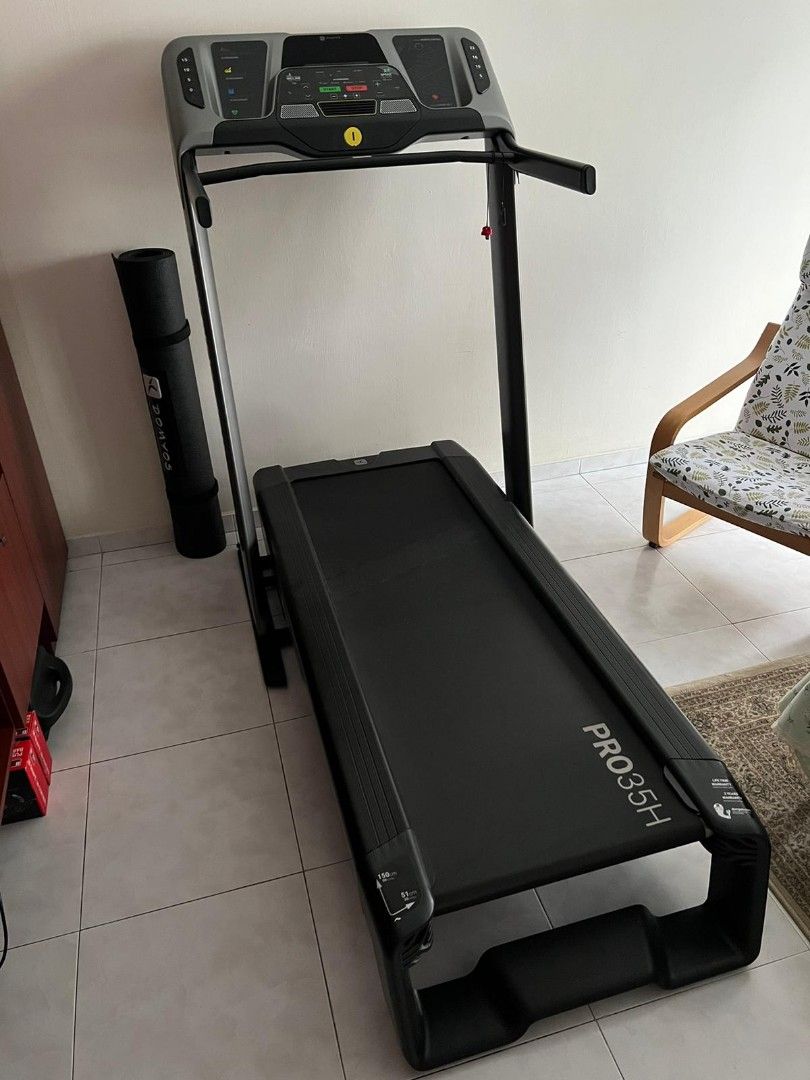 DOMYOS Treadmill - Intense Run E-Connected, Sports Equipment, Exercise ...