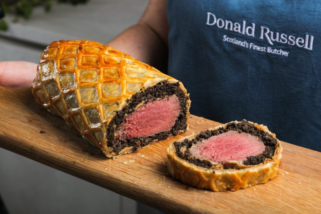 DONALD RUSSELL beef wellington, 嘢食 & 嘢飲, 冰凍食物 - Carousell