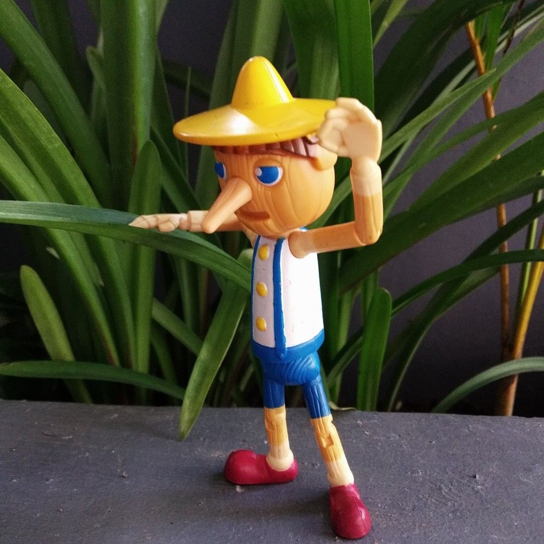Figure Pinokio Disney Mcd, Toys & Collectibles, Mainan di Carousell