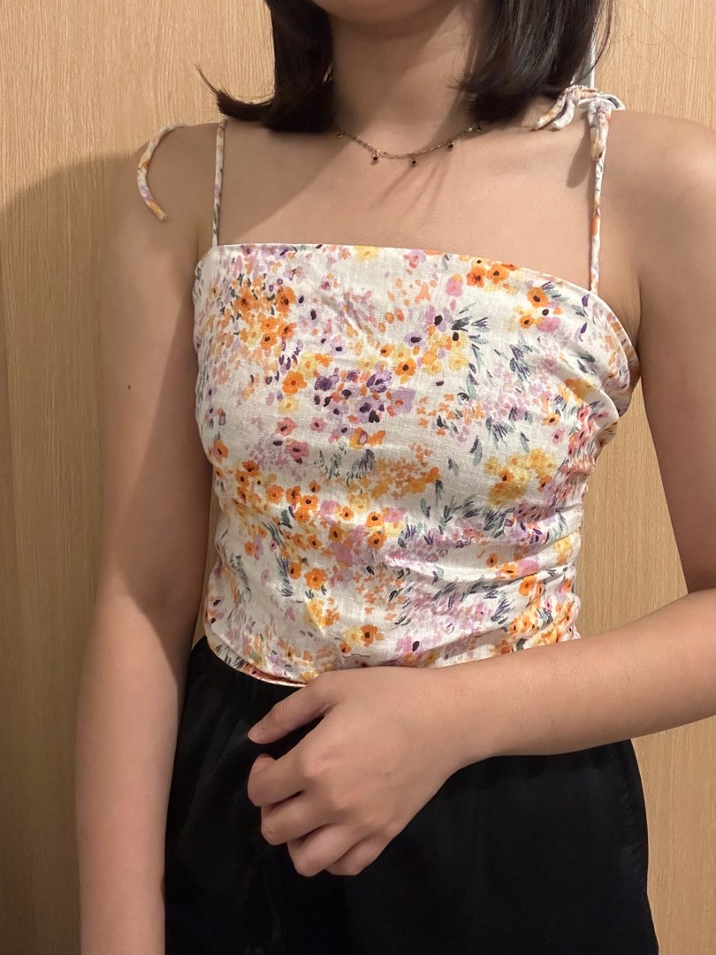 Flower cropped top with adjustable string straps, Women's Fashion, Tops ...