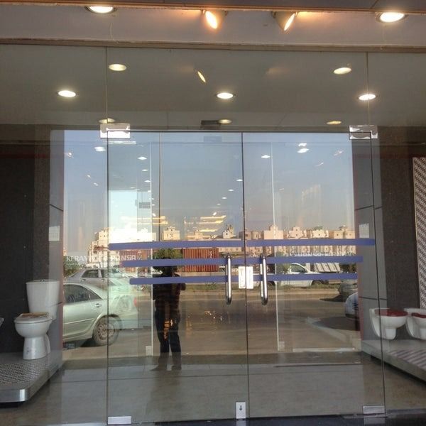 frameless shopfront glass installation, Home Services, Others on Carousell