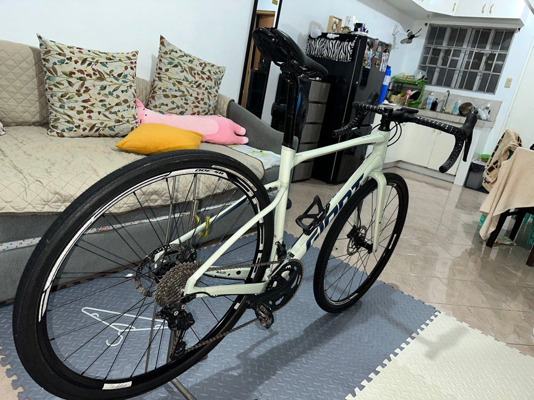 Giant Revolt 1 2021 Gravel Bike Road bike Bicycle, Sports Equipment ...