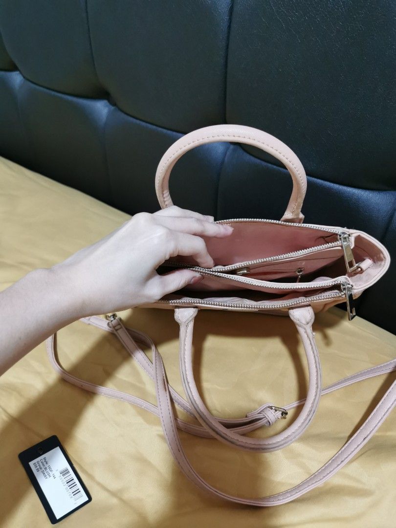 Guess Daisy Blush Bag Auth Ori 15GF-144, Barang Mewah, Tas & Dompet di ...