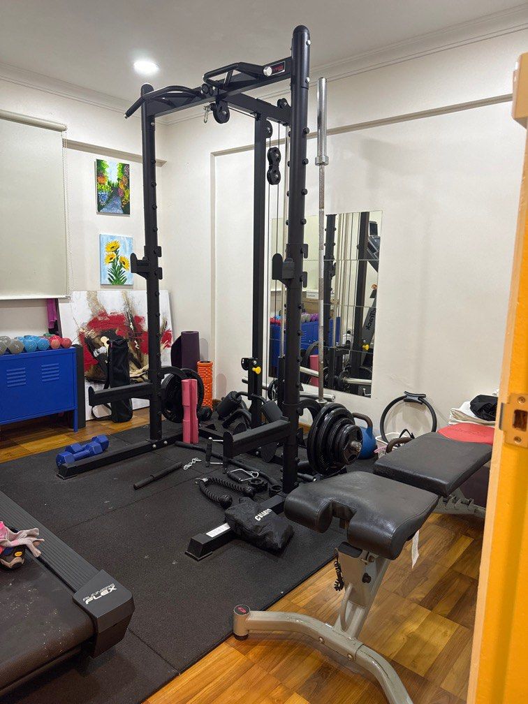 Half rack Olympic barbell lats pulldown bench home gym weight plates ...