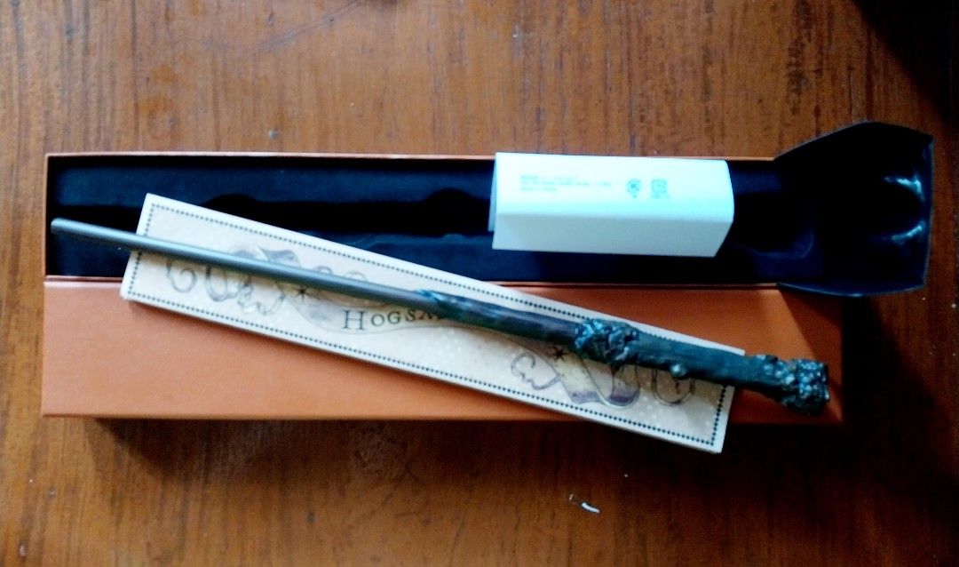 Harry Potter Wand AUTHENTIC Universal Studios Japan, Hobbies & Toys ...