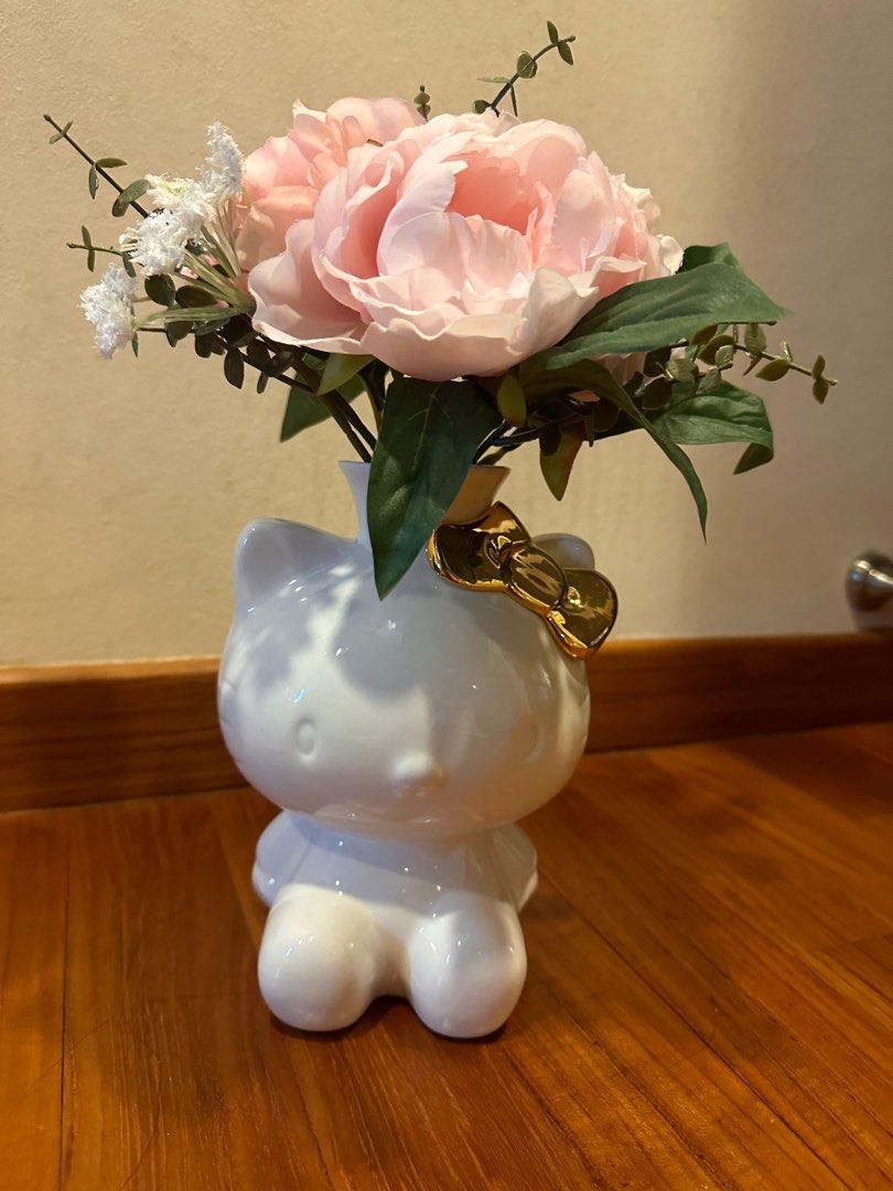 Hello Kitty Vase, Furniture & Home Living, Home Decor, Vases ...