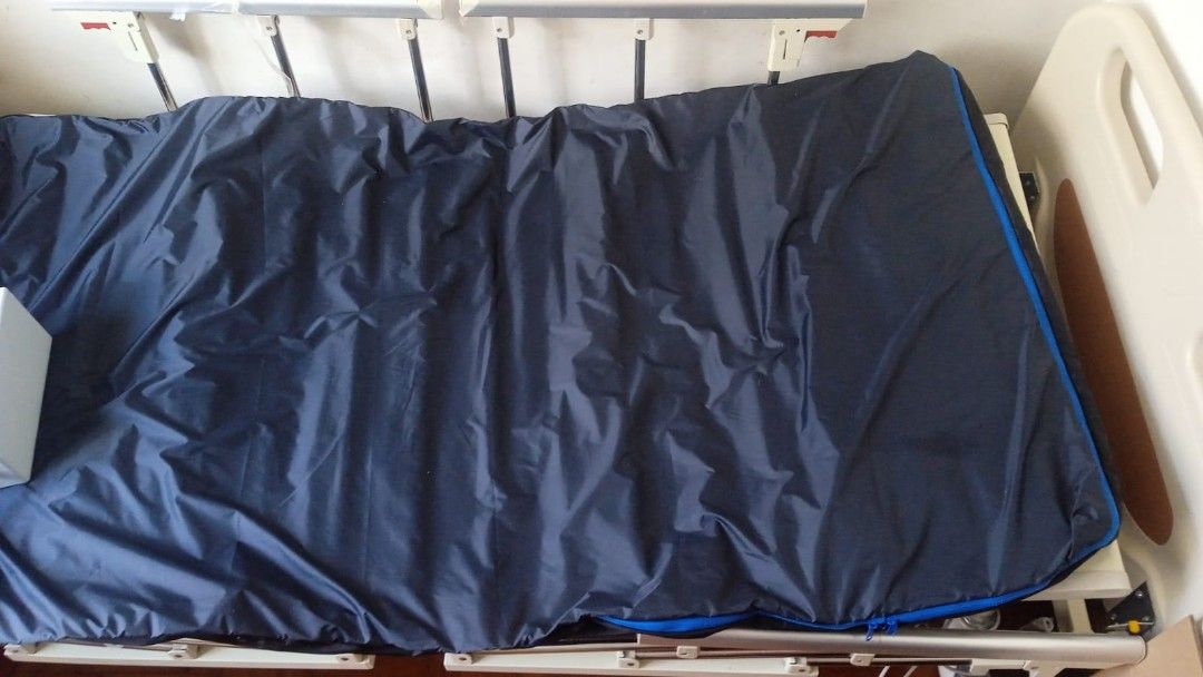 Hospital bed + autologic mattress, Furniture & Home Living, Furniture ...