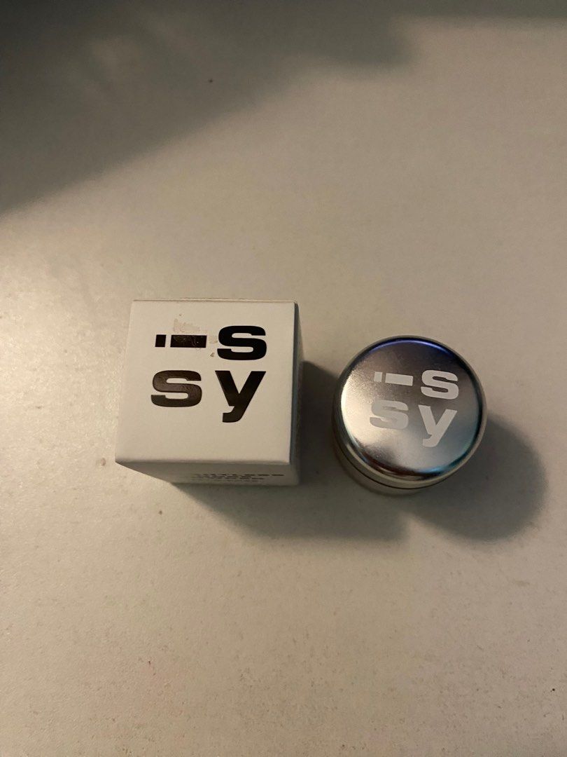 Issy Mini weightless loose powder in Translucent, Beauty & Personal ...