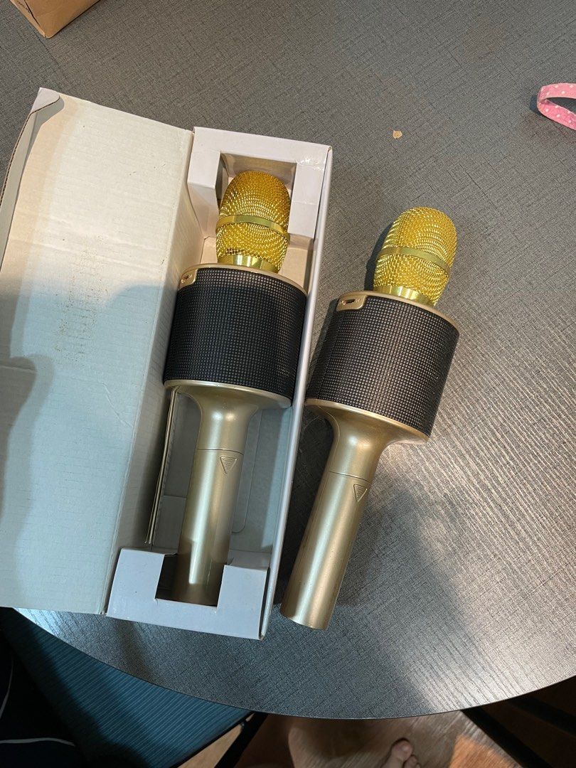 2x Karaoke Mic in Luxury Gold, Audio, Microphones on Carousell