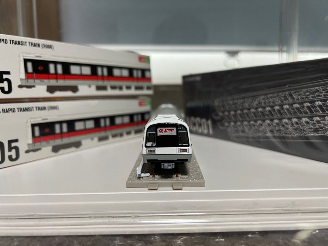 Kawasaki Heavy Industries C151 Singapore MRT TRAINS (2006) + Train ...