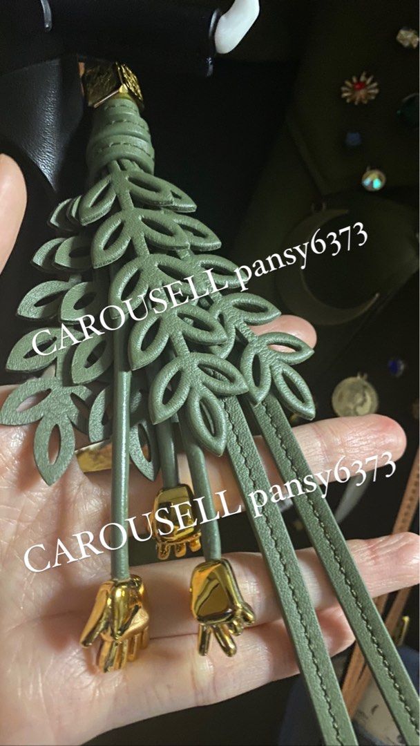 Loewe howl’s moving castle feather strap 哈爾移動城堡 羽毛 肩帶, 女裝, 手錶及配件, 其他飾物 ...